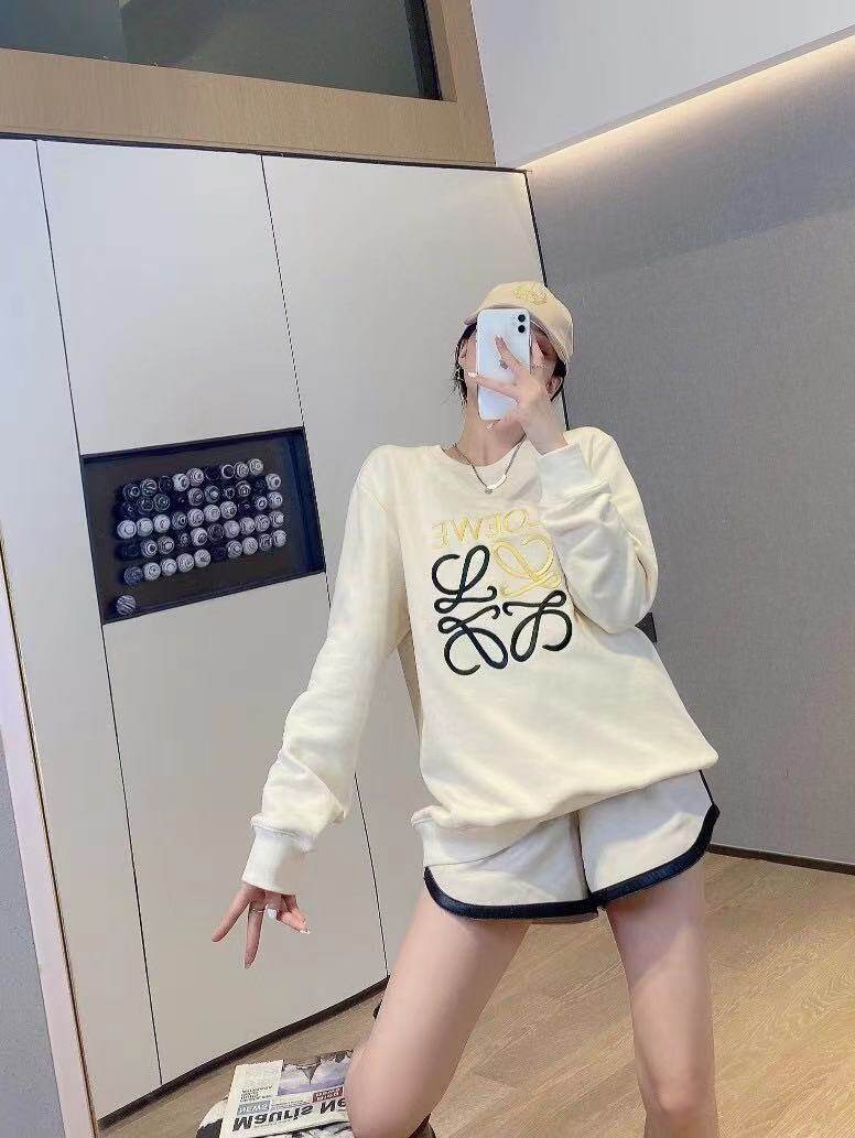 2021 LOEWE Luo Yiwei / Loewe: Big Logo Embroidered Round Collared Guard ...