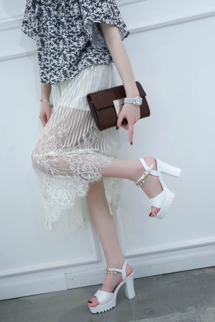 รองเท้าส้นสูงรองเท้าแตะฤดูร้อน 2020 ใหม่Chunky Heelรองเท้าปลายเปิดสีขาว ...