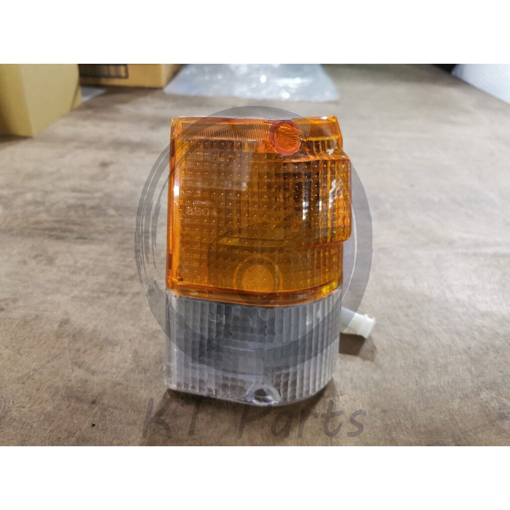 MITSUBISHI PAJERO L047 / L049 / LO47 / LO49 PARKING CORNER SIGNAL LIGHT ...