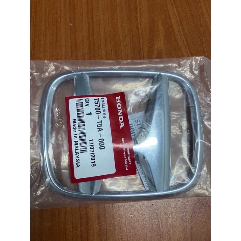 ORIGINAL HONDA JAZZ GK (2014-2019) FRONT BONNET EMBLEM LOGO 75700-T5A ...