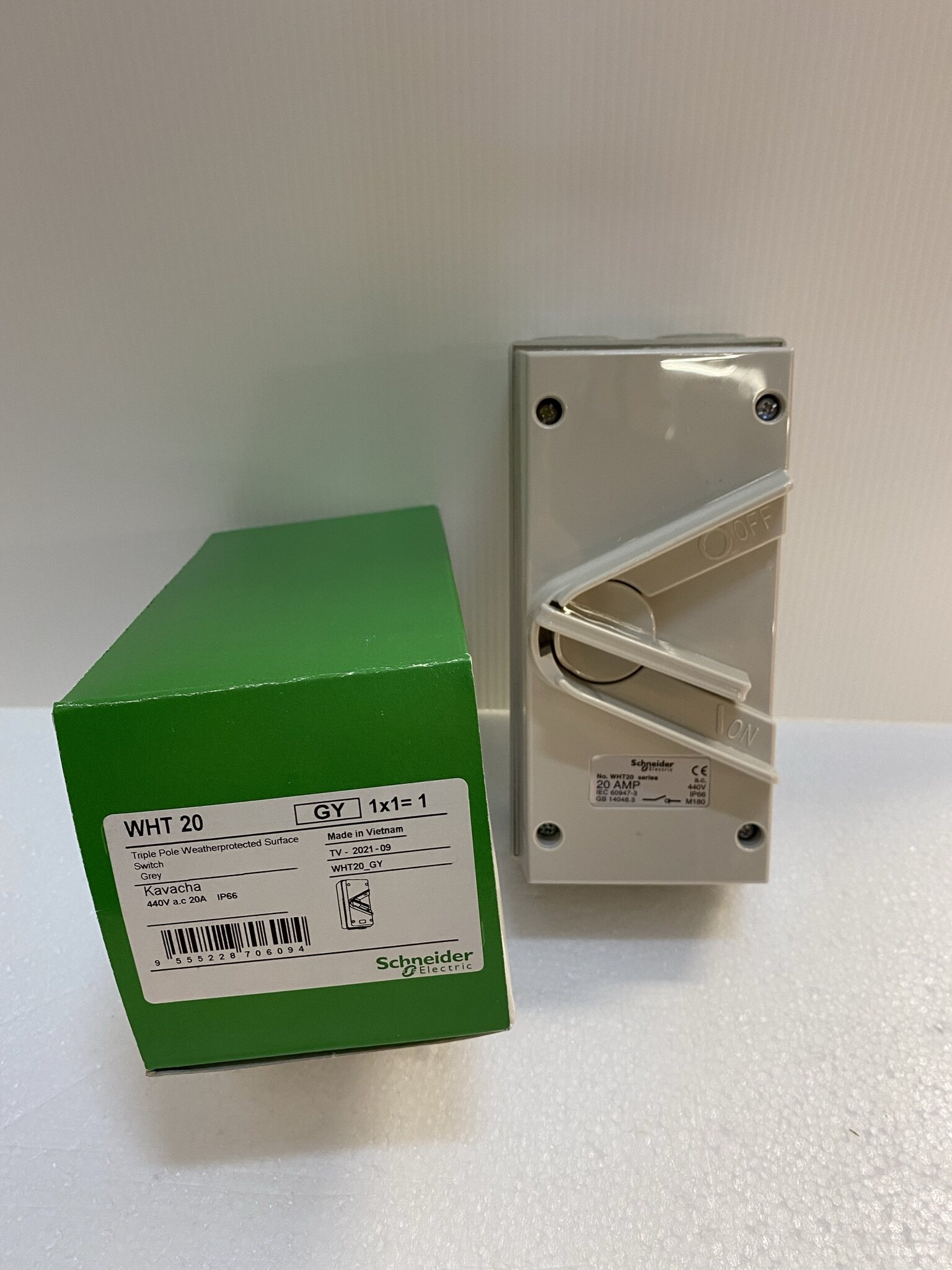 Schneider Kavacha WHT 20A / 35A / 63A Weatherproof 3 Poles Isolator IP66 Grey Outdoor Garden Car ...