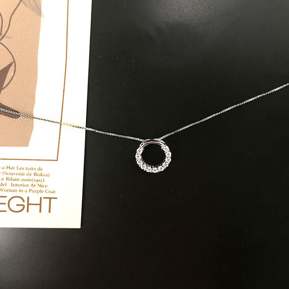 Sanhe เดรสคลุมไหปลาร้าโซ่ Ins อ่อนโยนและแสงหรูหรารอบสร้อยคอเพชรสำหรับสตรีอารมณ์ที่เรียบง่ายการ ...