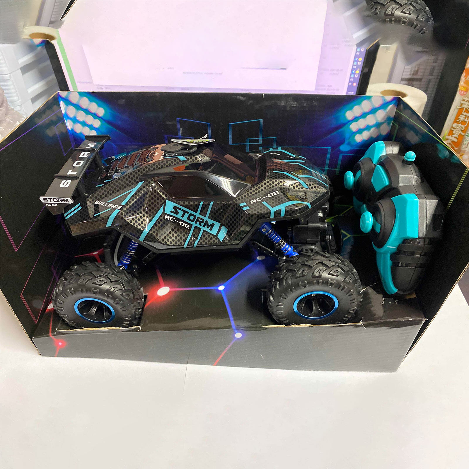 【Spray function】Dazzling light spray remote control car 2.4GHz 4 ...