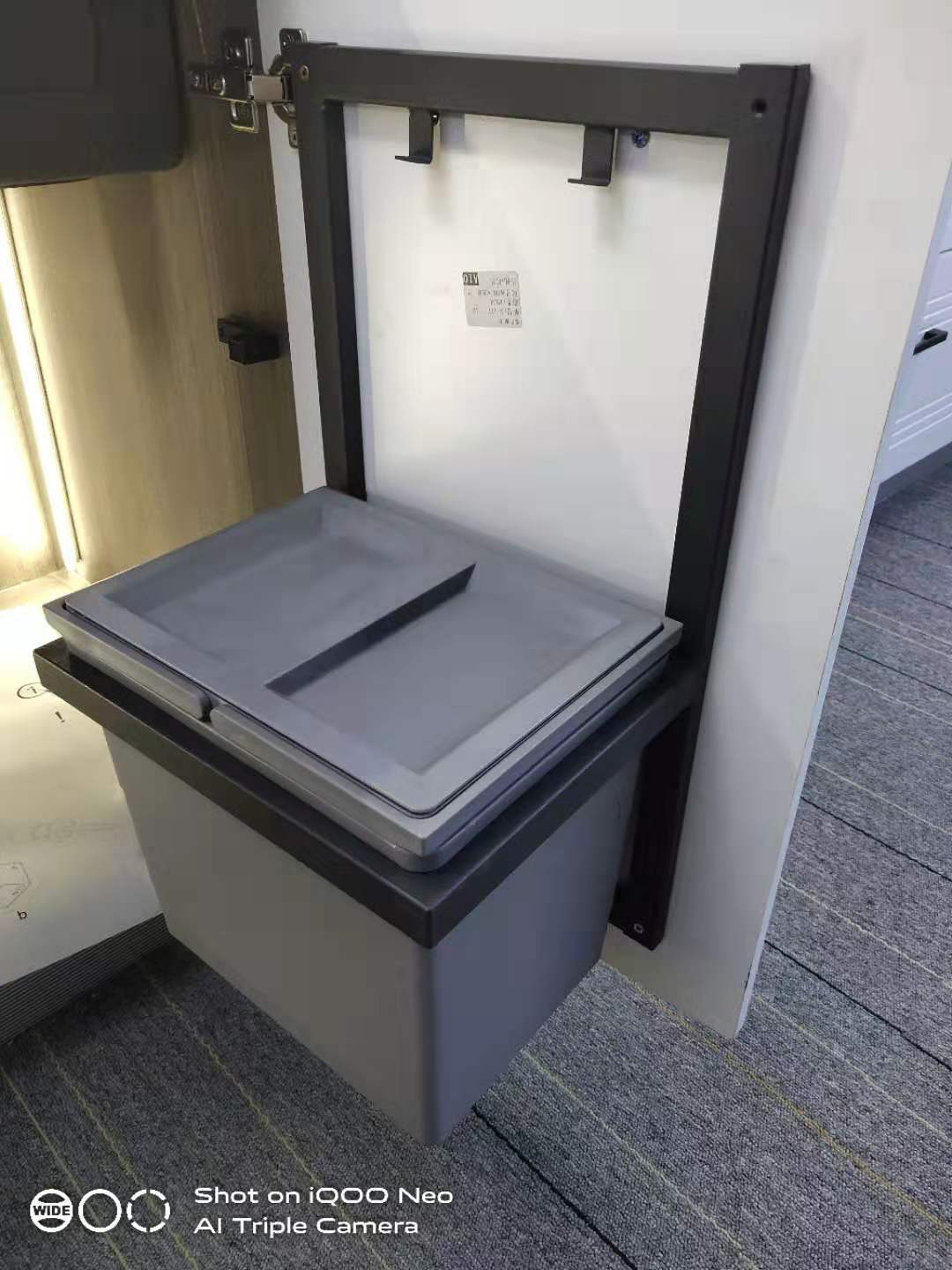 'READY STORE' 22L Kitchen Built-in Dustbin with modern kitchen cabinet ...