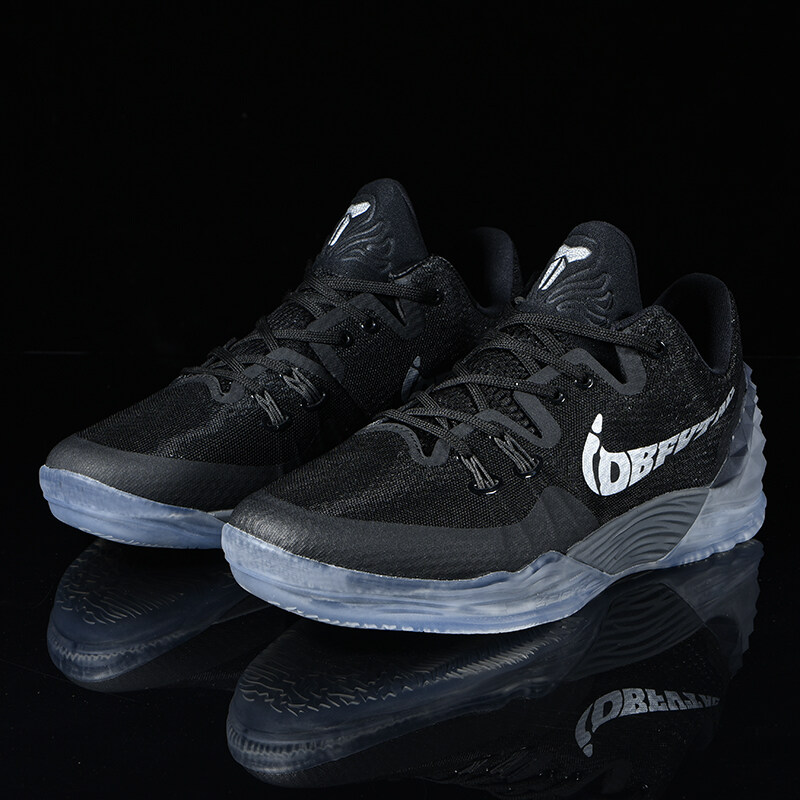 Kobe Bryant's 5th generation venom basketball shoes Black Mamba spirit ...