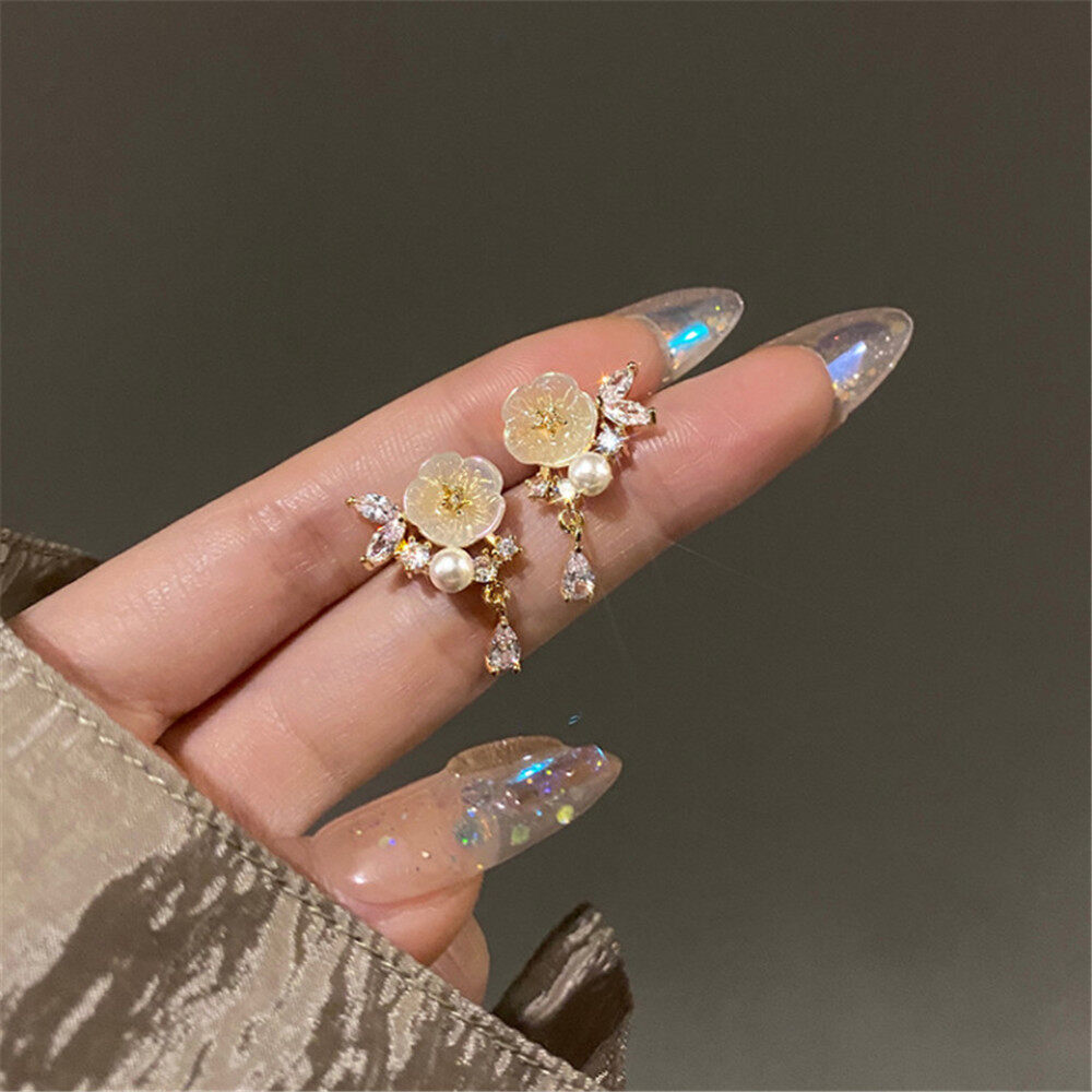 Sanhe แฟชั่น Retro ต่างหูดอกไม้สีขาวสำหรับผู้หญิง Gentle Ins อารมณ์ Pearl Rhinestone ต่างหู ...