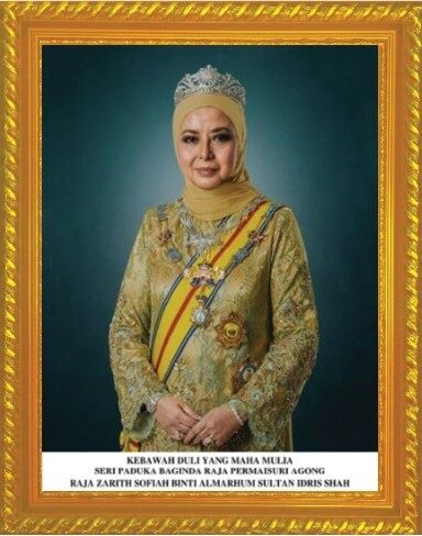 AGONG & PERMAISURI GOLDEN FRAME POTRAIT / CLEAR QUALITY PORTRAIT ...