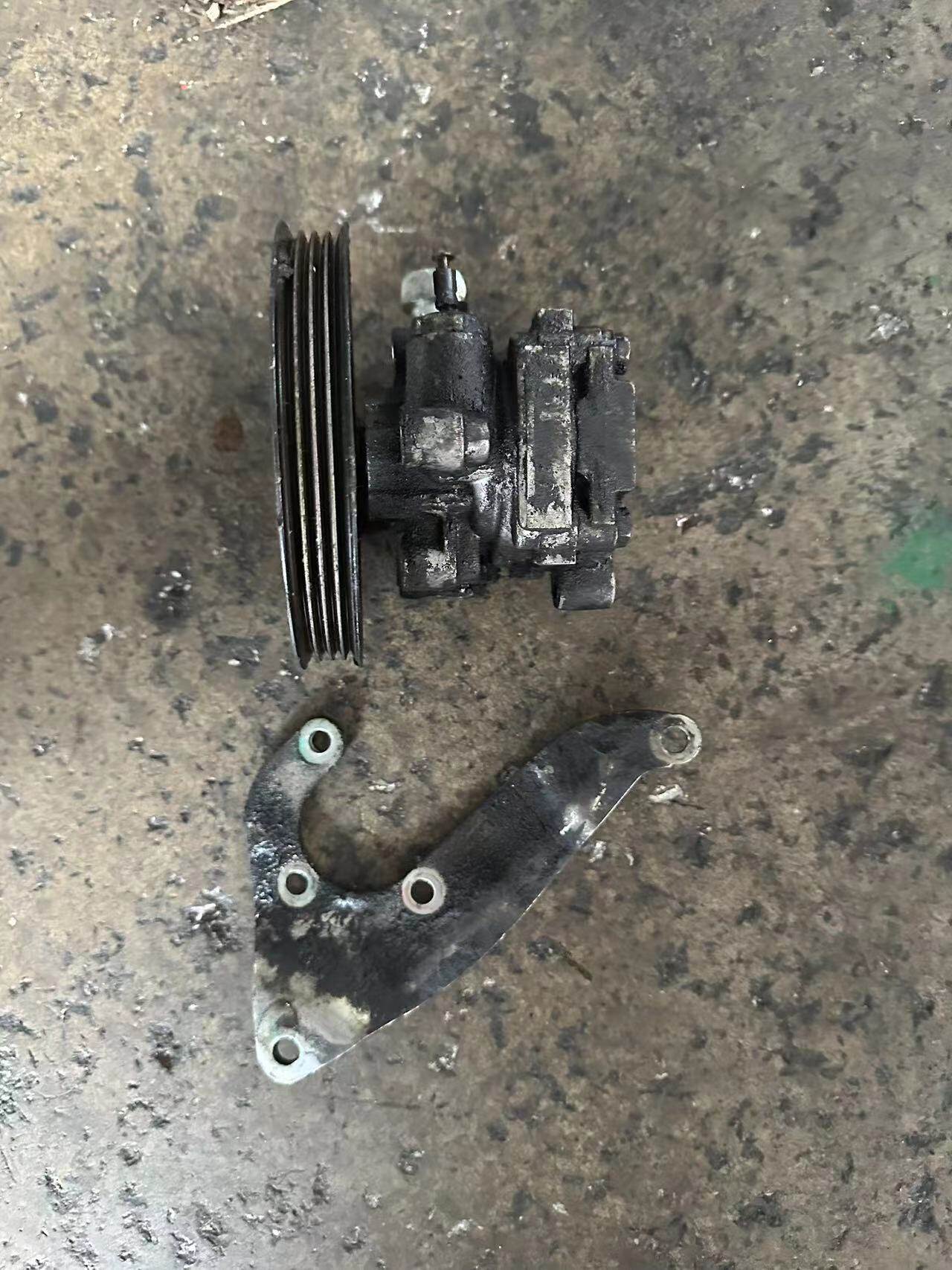 K3 MYVI LAMA POWER STEERING PUMP/ POWER STEERING PUMP BRACKET (USED ...