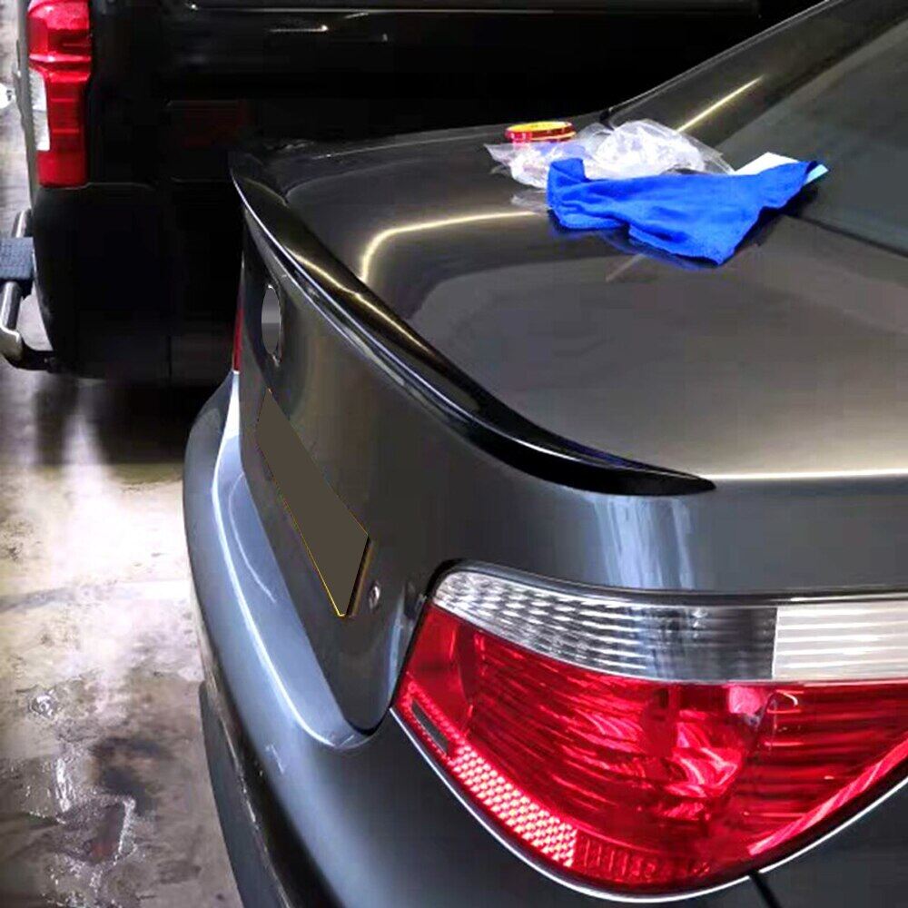 รถด้านหลัง Boot Lid Lip สปอยเลอร์ Wing สำหรับ BMW 5 Series M5 E60 520 ...