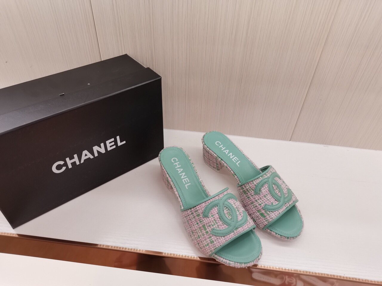 รองเท้าแตะ CHENAL บล็อกส้นสิ่งทอบนหนังสองชั้นโลโก้รอบนิ้วเท้า - Ji ...