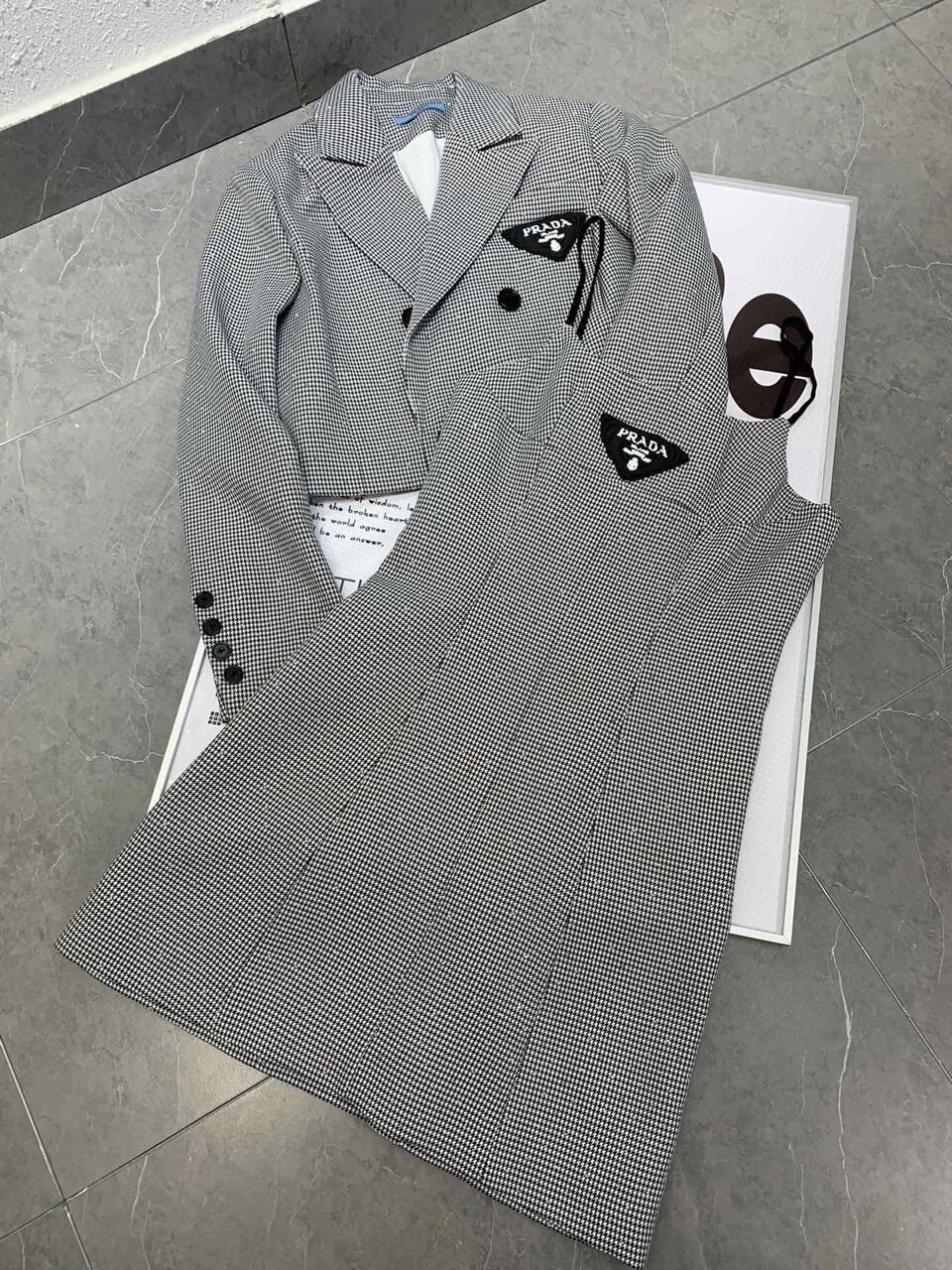 PRADA 2021ss Early ฤดูใบไม้ร่วงใหม่ Houndstooth Full Diamond Design ...