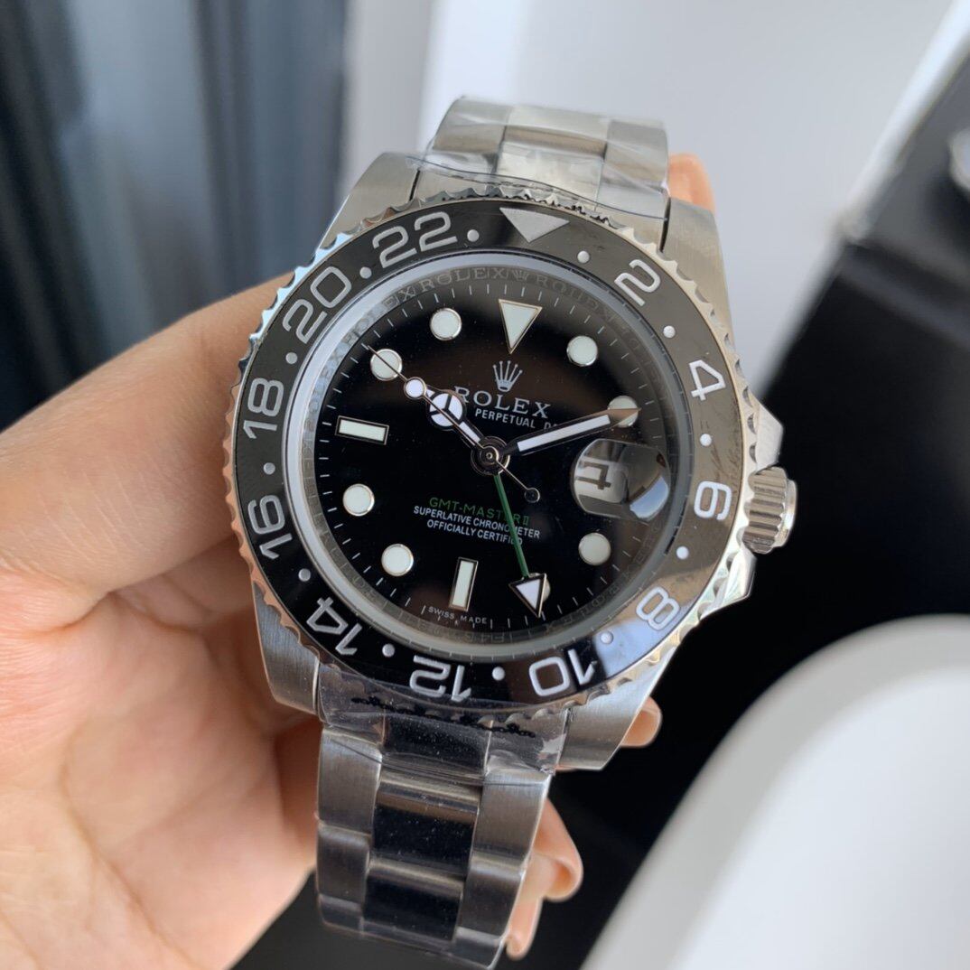 Rolexˉ blue for day, black for night, more low-key and cool. The unique ...