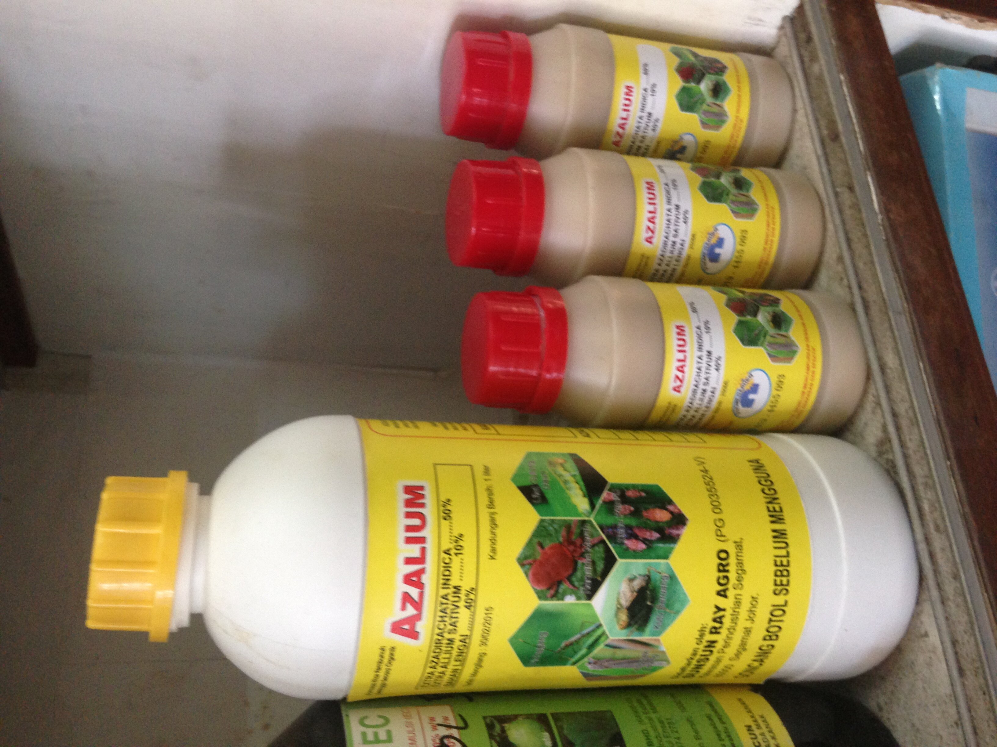 1LIT RACUN SERANGGA ORGANIK AZALIUM / Racun Ulat / Racun Semut , Anai ...