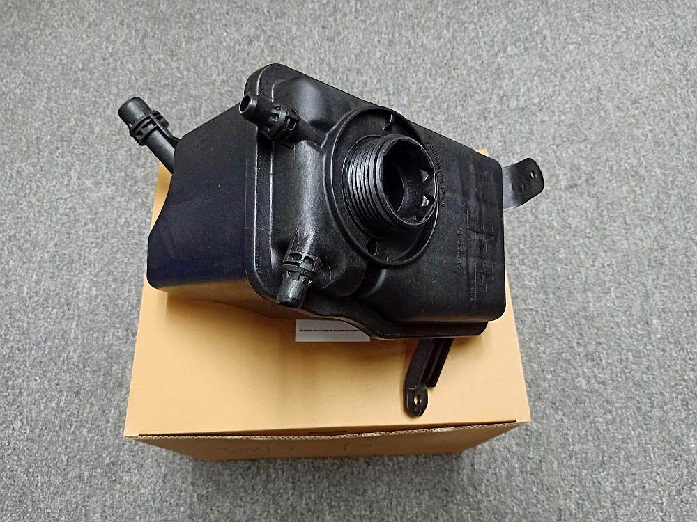 17 13 7 542 986 Expansion Tank for BMW E60/E61 | Lazada