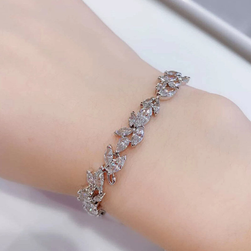 Swarovski Louison สร้อยข้อมือสีฟ้าใบสดคริสตัลตาม้า Leaf กำไลข้อมือกลีบ ...