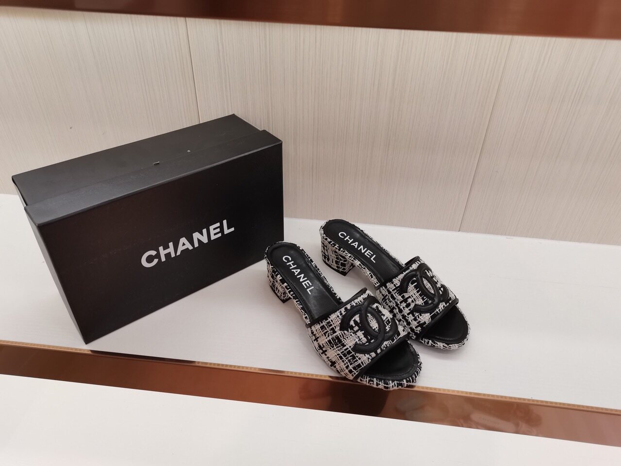 รองเท้าแตะ CHENAL บล็อกส้นสิ่งทอบนหนังสองชั้นโลโก้รอบนิ้วเท้า - Ji ...