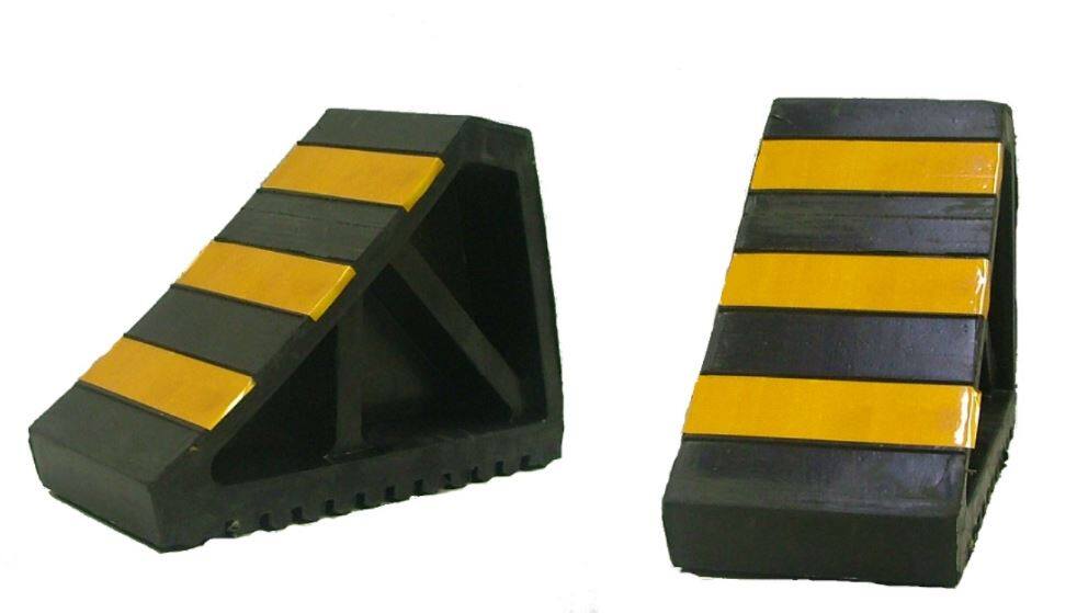 Rubber Wheel Stopper Choke / Wheel Chock, LORRY TYRE RUBBER STOPPER ...