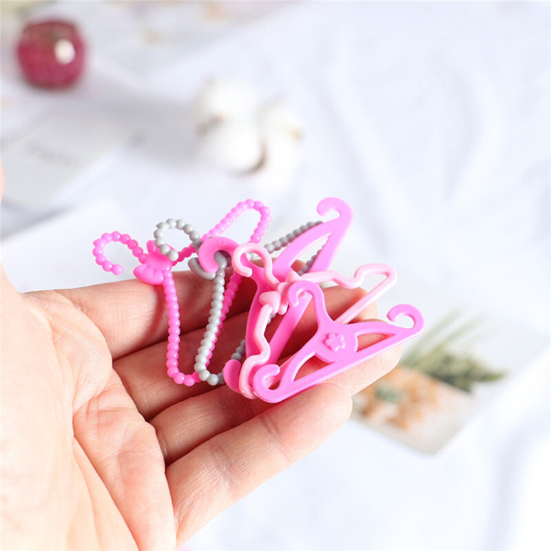 PINGZ 10 Pcs / Lot Dollhouse Cute Mini Hangers Dolls Accessories for ...