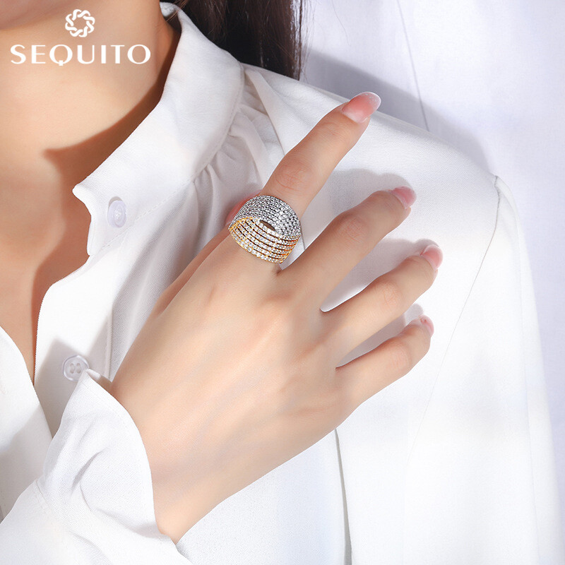 SEQUITO ที่ไม่ซ้ำกันซิลเวอร์โกลด์สองโทนชุบเต็มไมโครปู B Ling AAA CZ Z ...