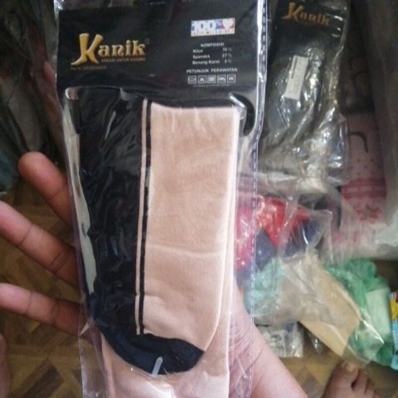 STOKIN KANIK TAPAK HITAM /PLAIN PANJANG TANPA JARI | Lazada