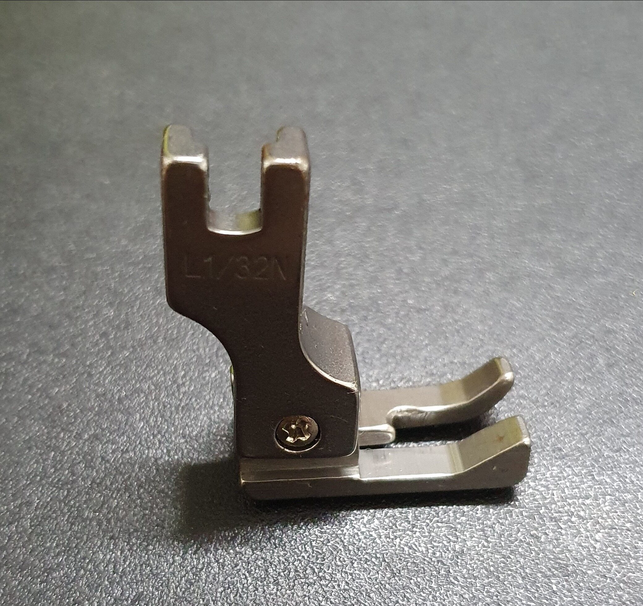 CR FOOT CL FOOT RIGHT OR LEFT PRESSER FOOT FOR INDUSTRIAL LOCKSTITCH ...