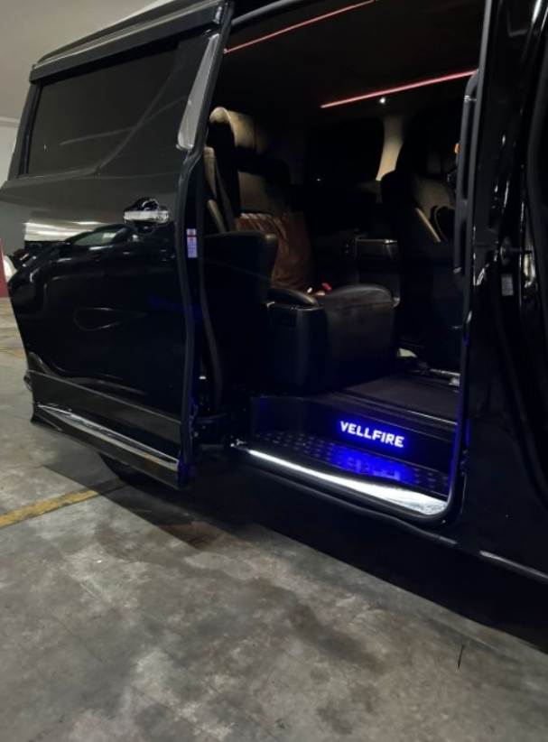 Toyota Alphard Mid Door side step led Light | Lazada