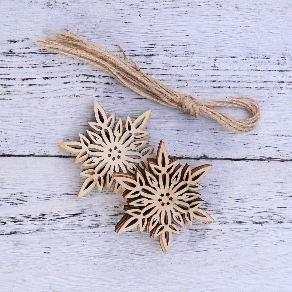 Dulrua 10pcs Wooden Embellishments with String Christmas Decoration ...