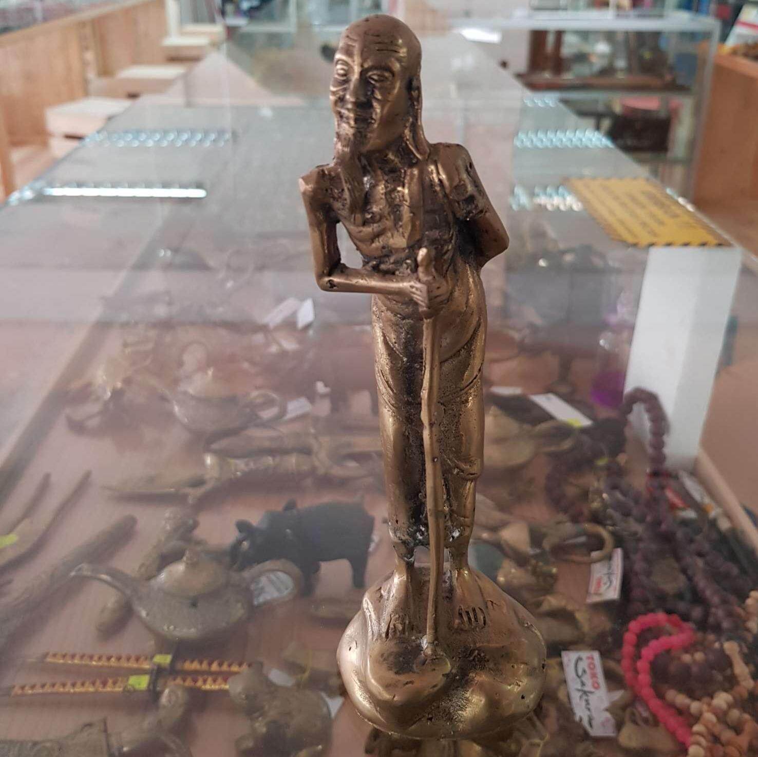 BARANG TEMBAGA ANTIK BRONZE ANTIQUE ORANG TUA YASSIN BERTONGKAT USIA ...