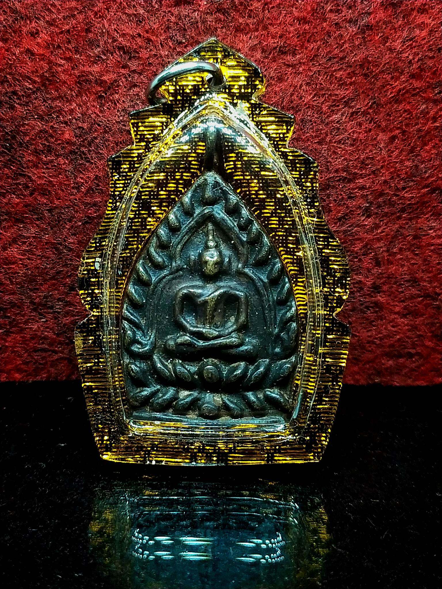【Efficacious amulet】Super Famous Powerful NerThong Phra Chao Sua Amulet ...