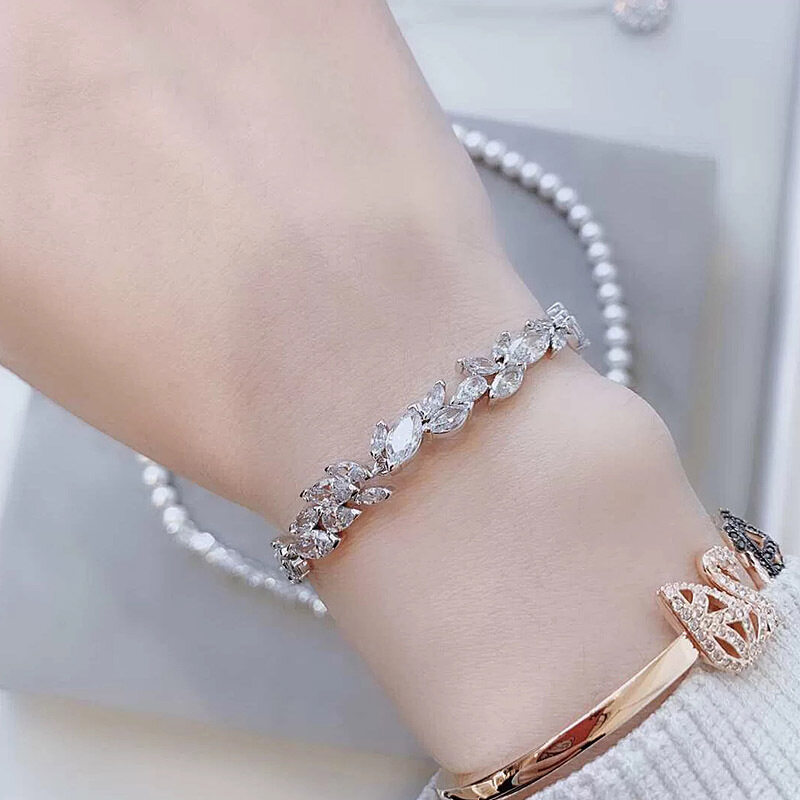 Swarovski Louison สร้อยข้อมือสีฟ้าใบสดคริสตัลตาม้า Leaf กำไลข้อมือกลีบ ...