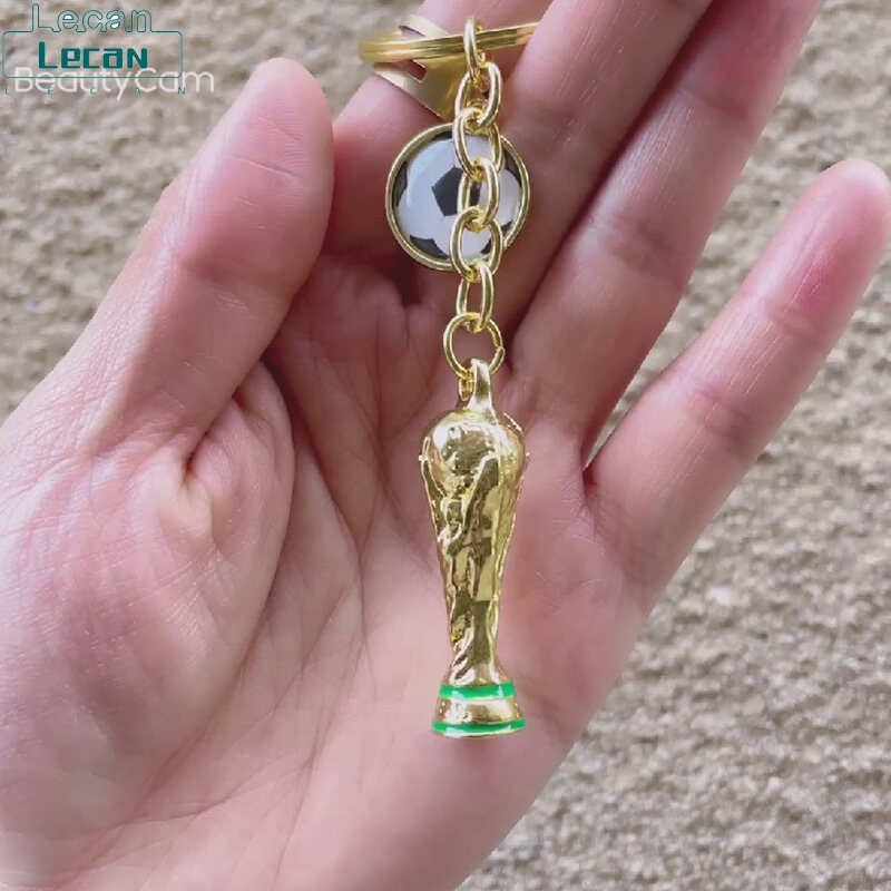 ③Delivery2022กาตาร์ World Cup Trophy Soccer National Flag Keychains ฟุตบอลของที่ระลึกกระเป๋าเป้ ...