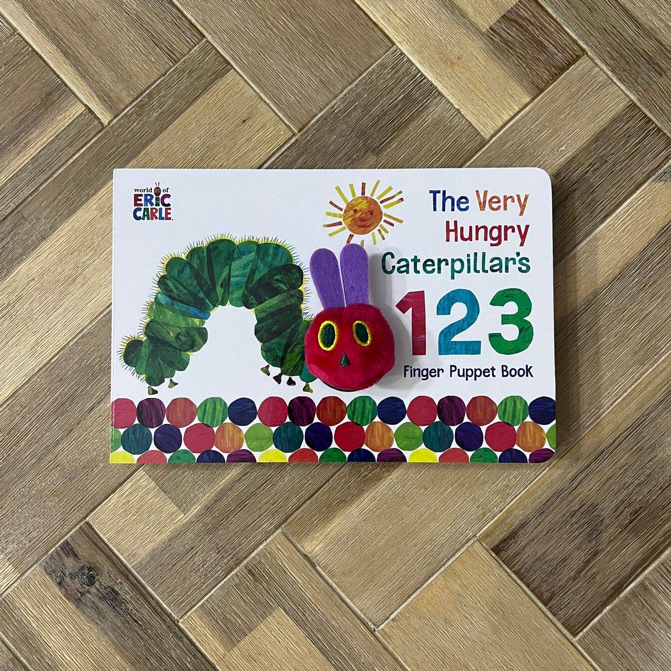 The Very Hungry Caterpillar Finger Puppet Book (123 Counting Book) by ...