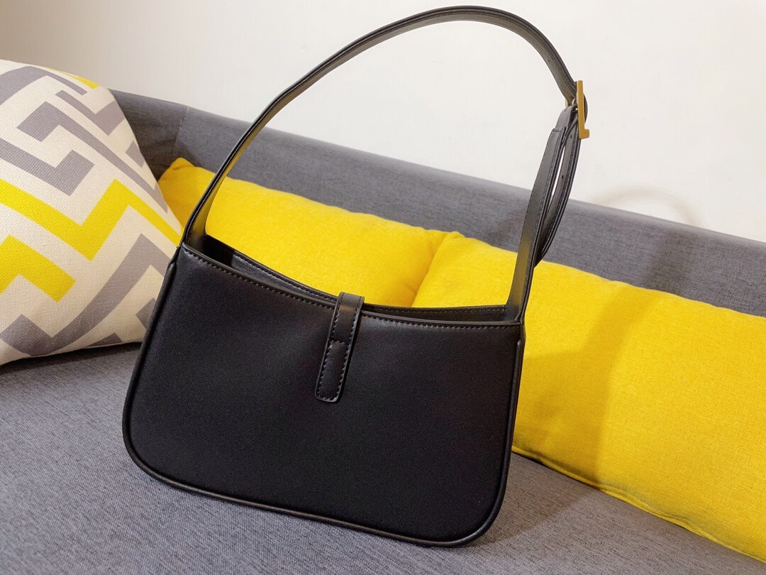 2022 new bag for women Leather underarm bag 25cm shoulder bag black ...